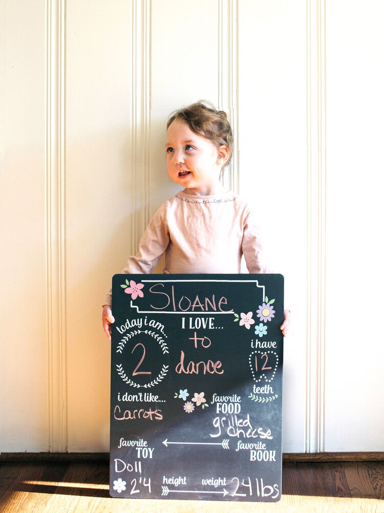 Baby Milestones Chalkboard Sign with Flowers | Canadian Tire