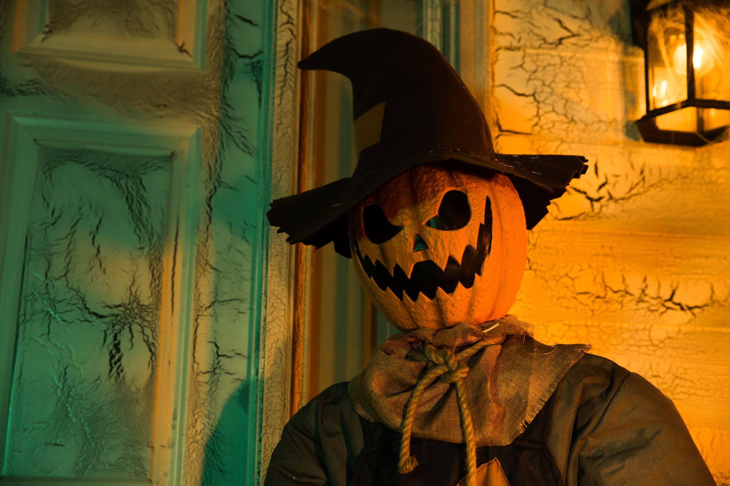 Scarecrow Jack-O'-Lantern Animated Sitting Door Greeter Character ...