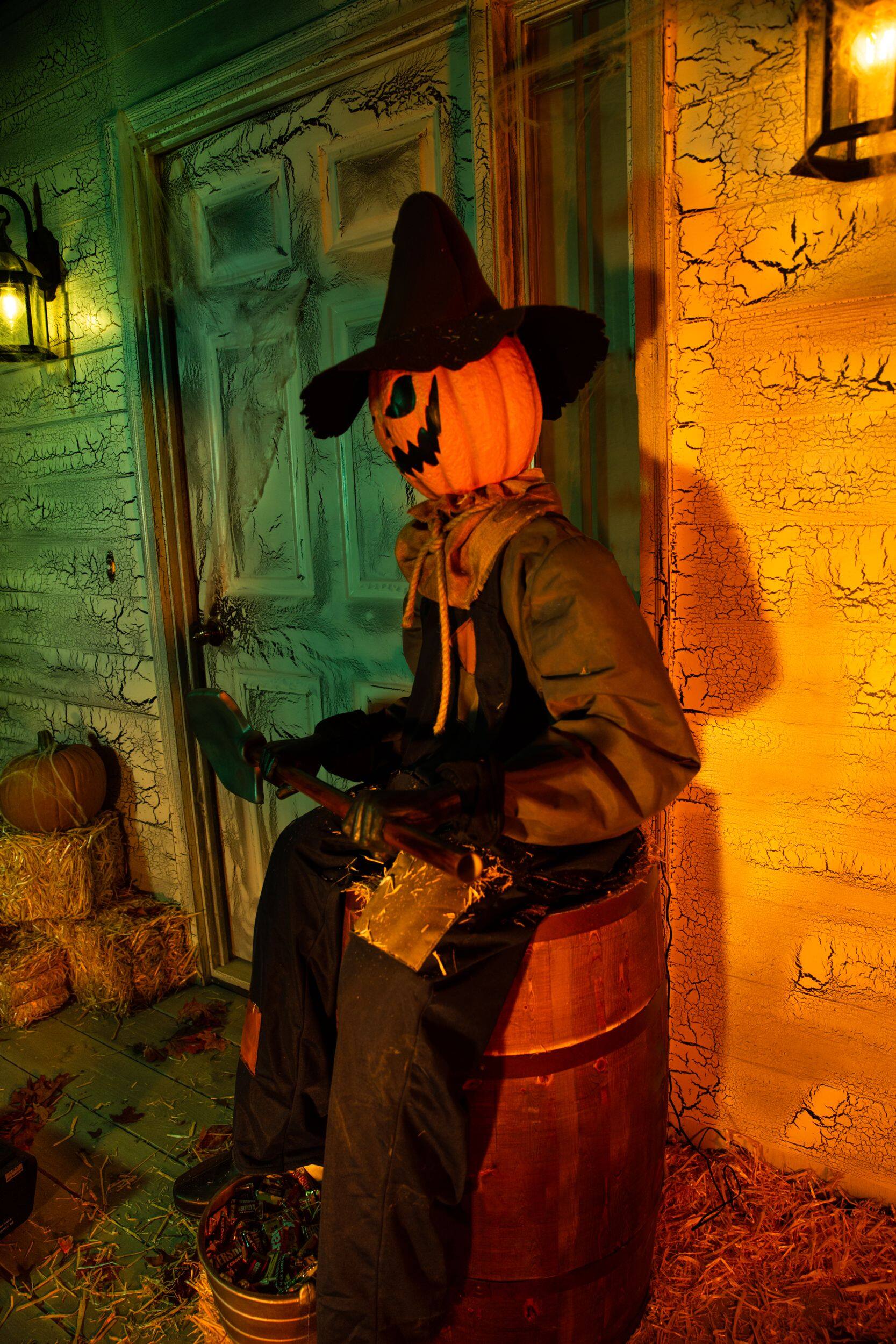 Scarecrow Jack-O'-Lantern Animated Sitting Door Greeter Character ...