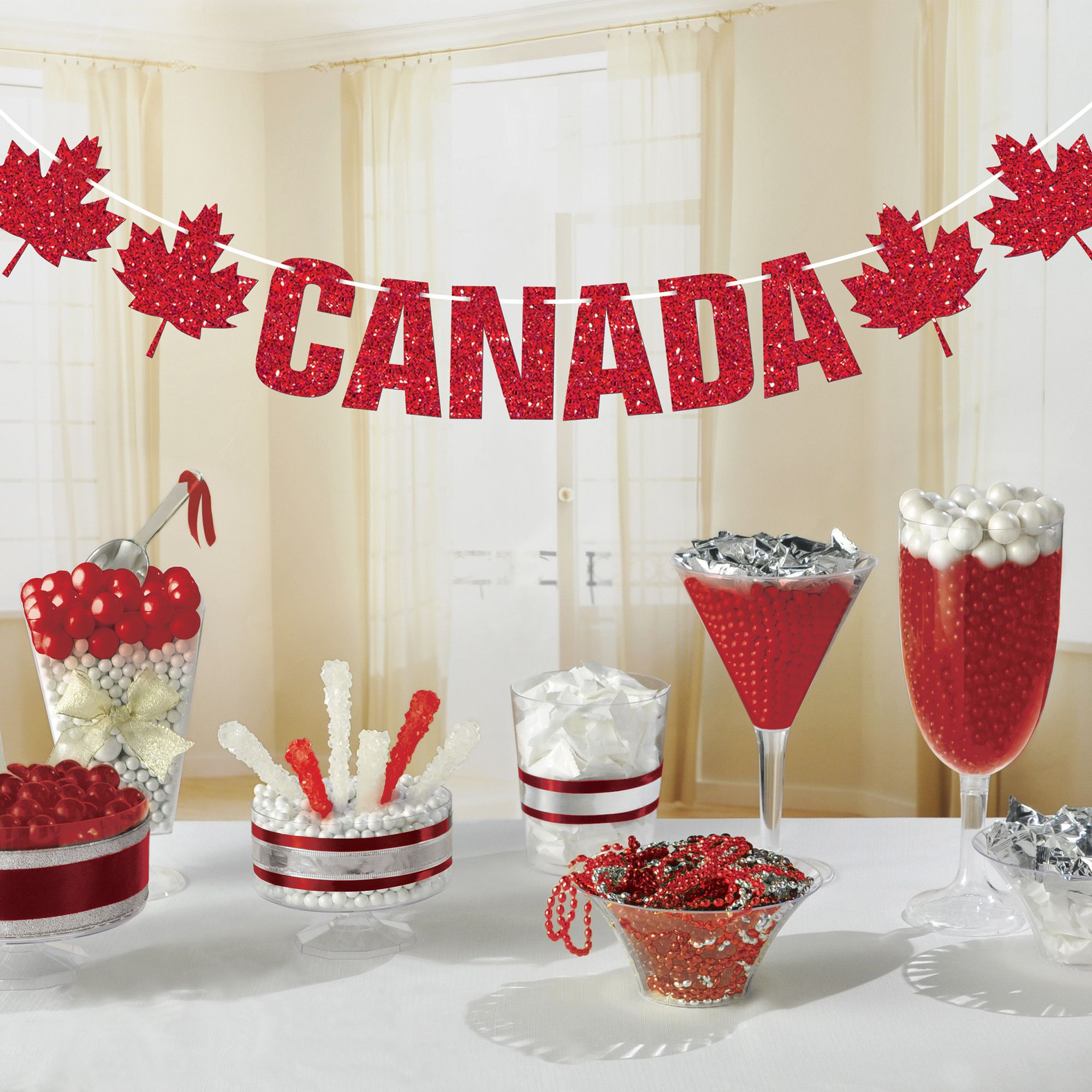"Canada" Hanging Garland Banner Decoration, Red, Maple Leaf, 10.5-in ...